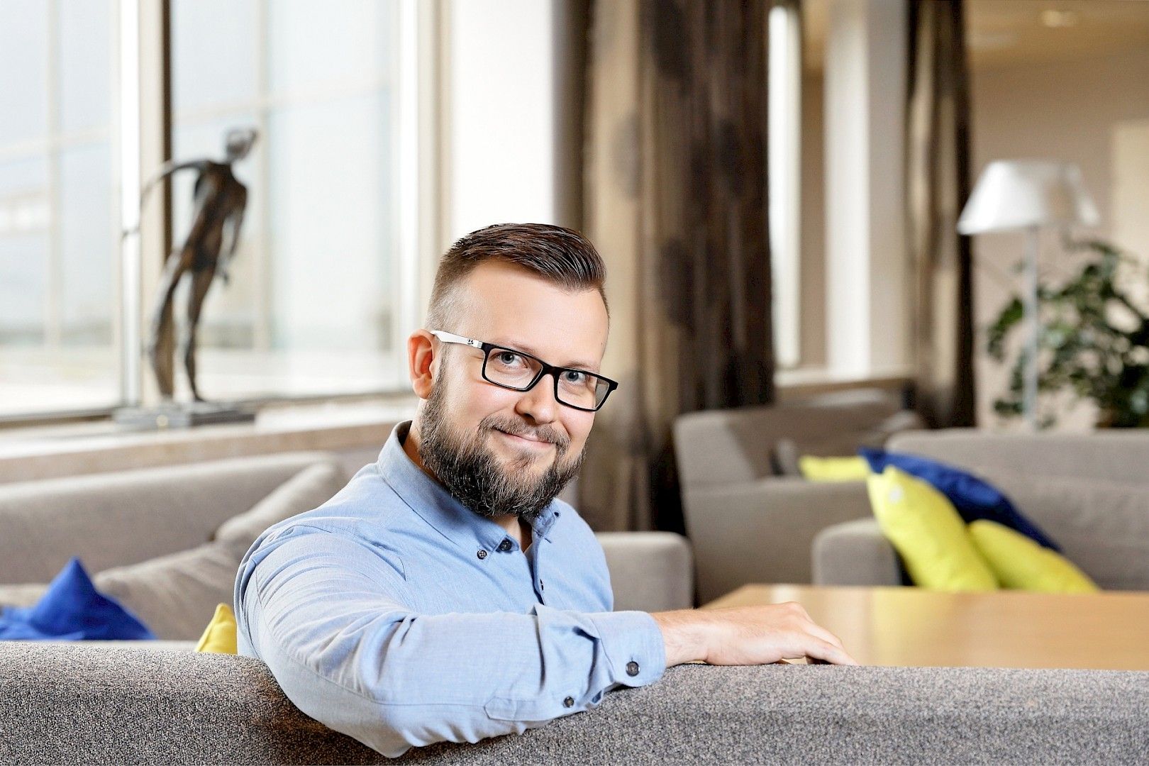 Timo Tuovinen jatkaa OYS-ervan piiriylilääkärinä - Lääkärilehti